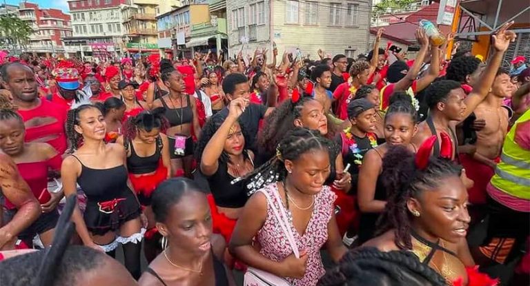 Le Rocher du Diamant en Martinique ses faces et secrets